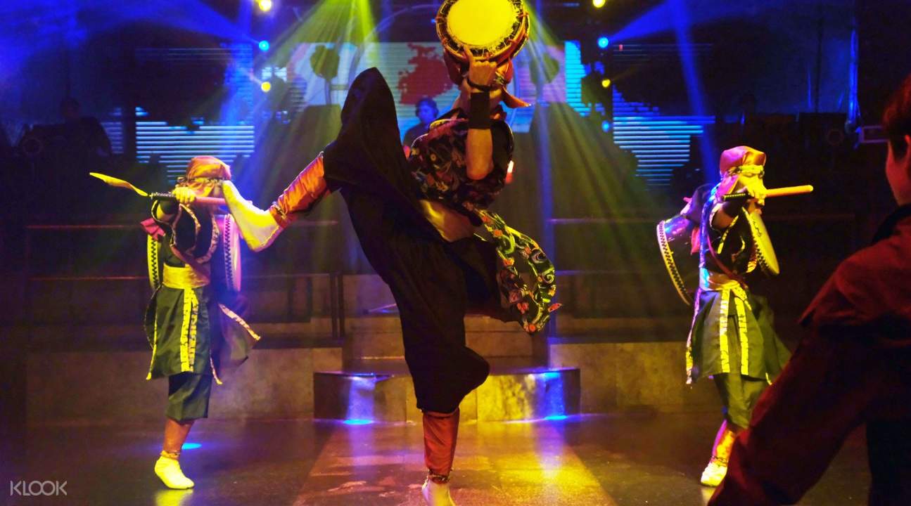 Night Entertainment Ryukyu Dance Live Performance in Okinawa